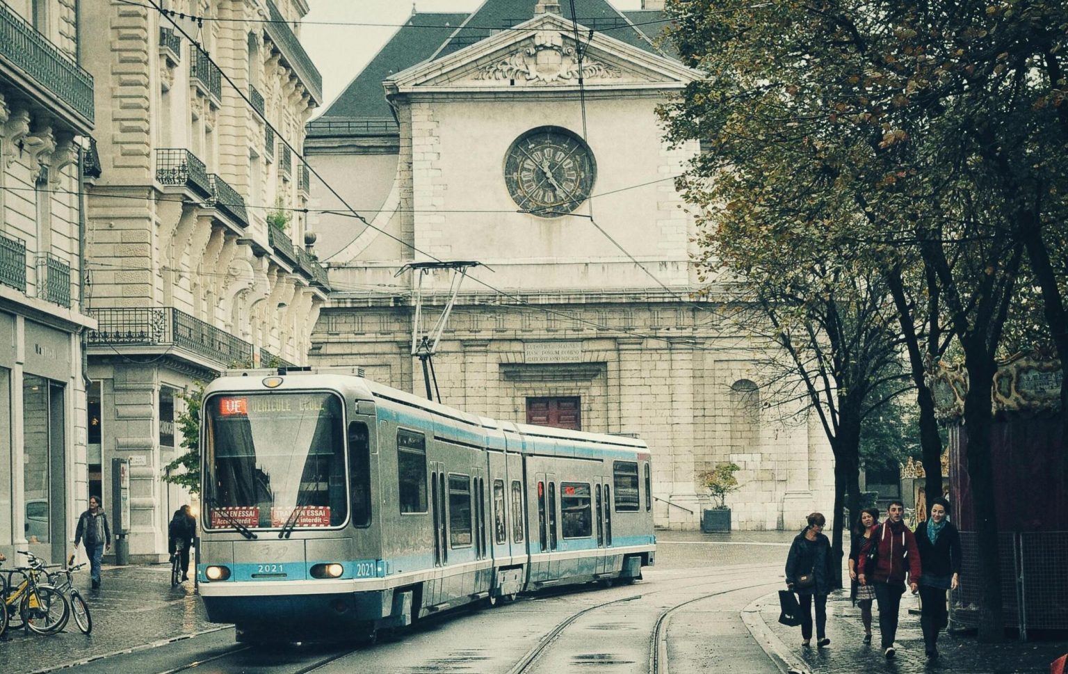 Transports à Bordeaux : tram, bus, vélo… guide pour se déplacer ...